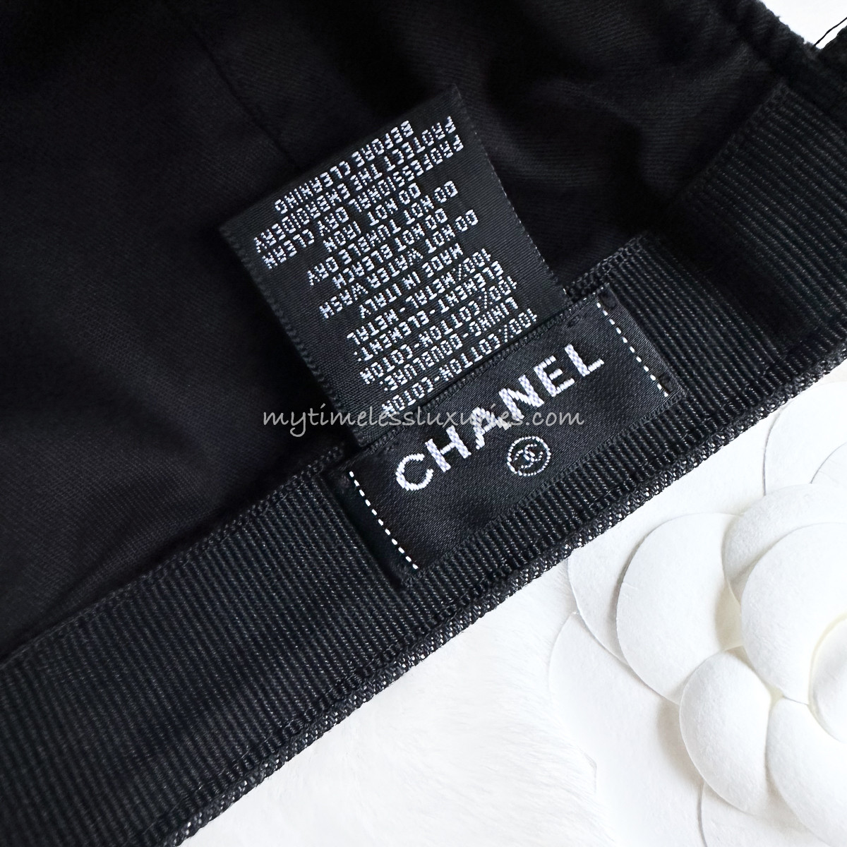 CHANEL 22P Sequinned CC Logo Denim Cap