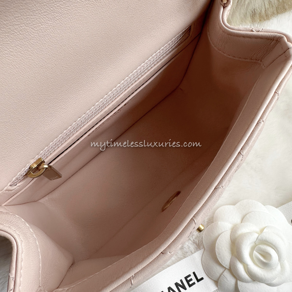 CHANEL 22C Beige Pearl Crush Square Mini GHW *New