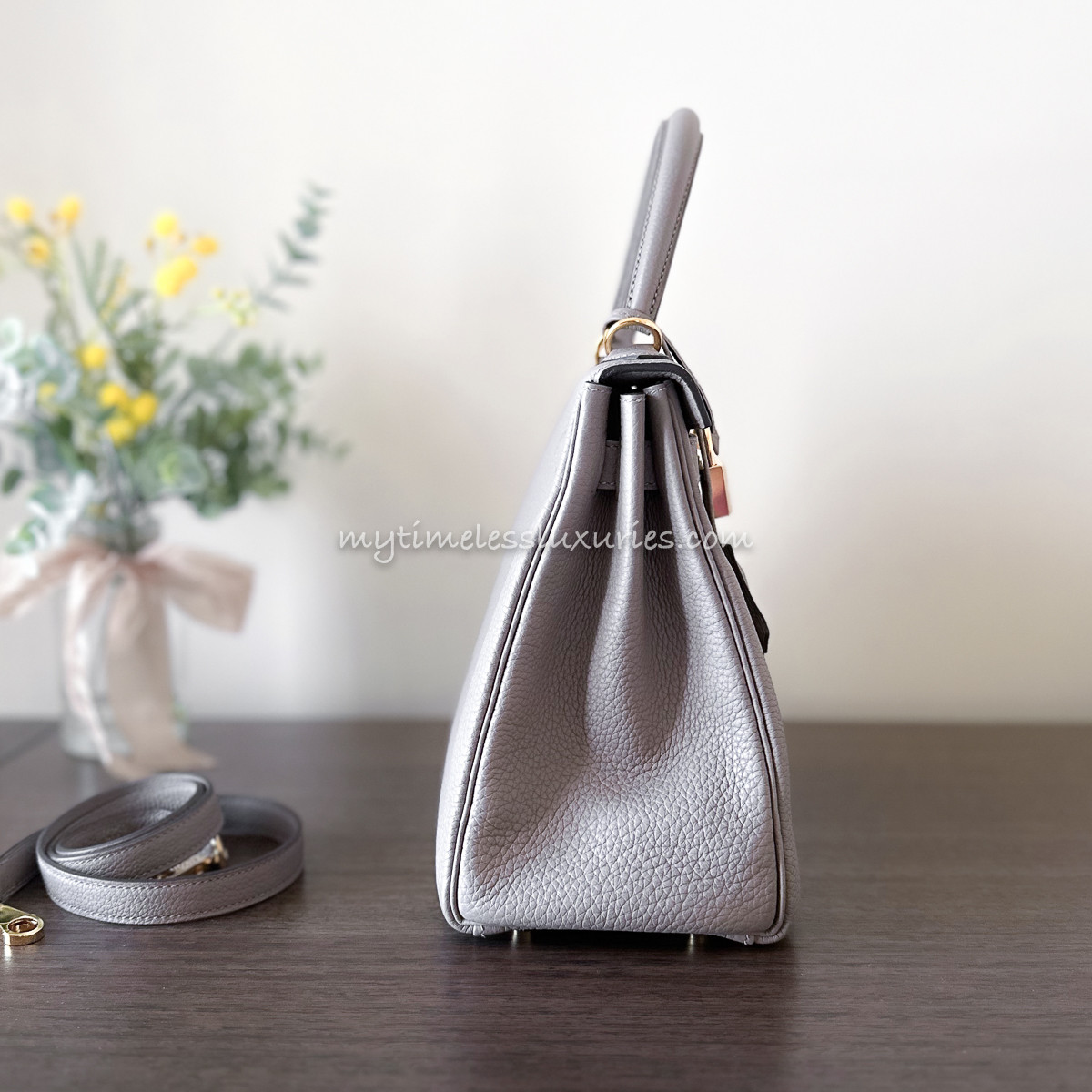 HERMES Kelly 28 Gris Asphalte Togo GHW - Timeless Luxuries