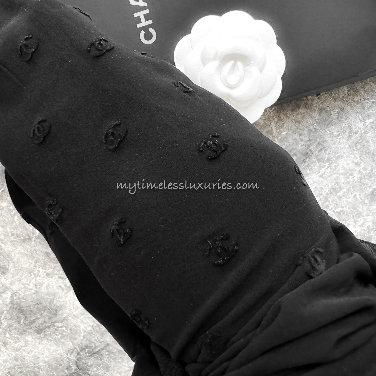 CHANEL Runway CC Tights M *New - Timeless Luxuries