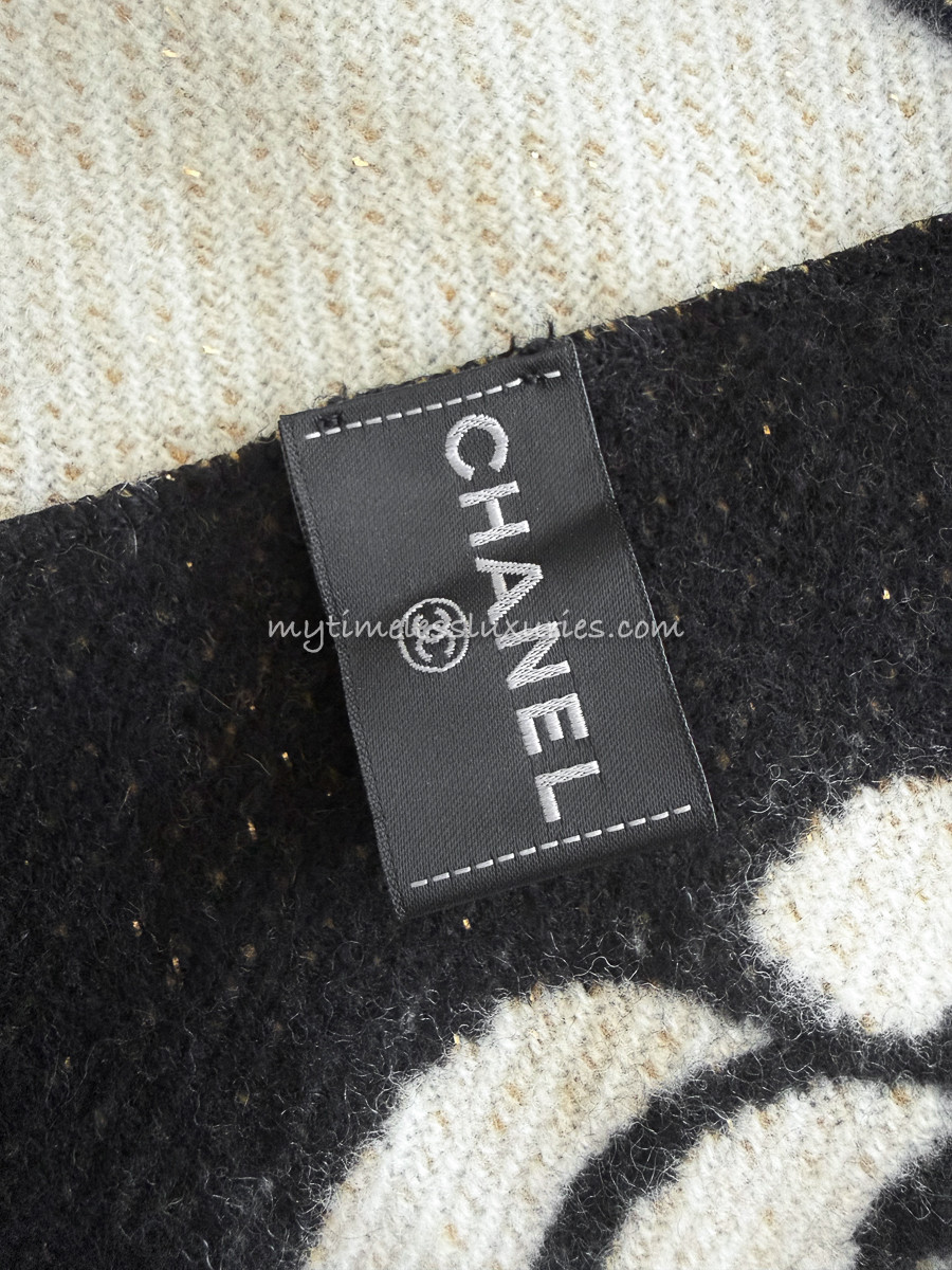 CHANEL 24A VIP Exclusive Metiers d'Art MCR Camélia Scarf - Timeless ...
