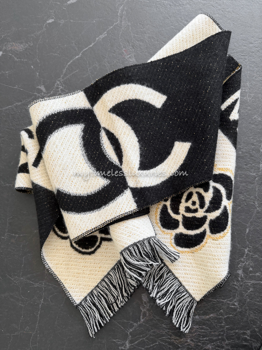 CHANEL 24A VIP Exclusive Metiers d'Art MCR Camélia Scarf - Timeless ...