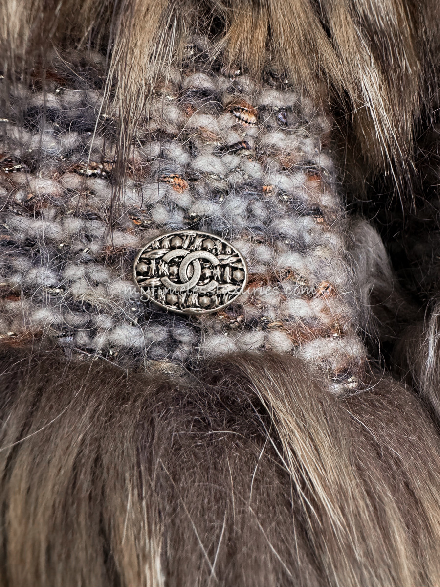 CHANEL 18K Tweed & Faux Fur Jacket 34 FR - Timeless Luxuries