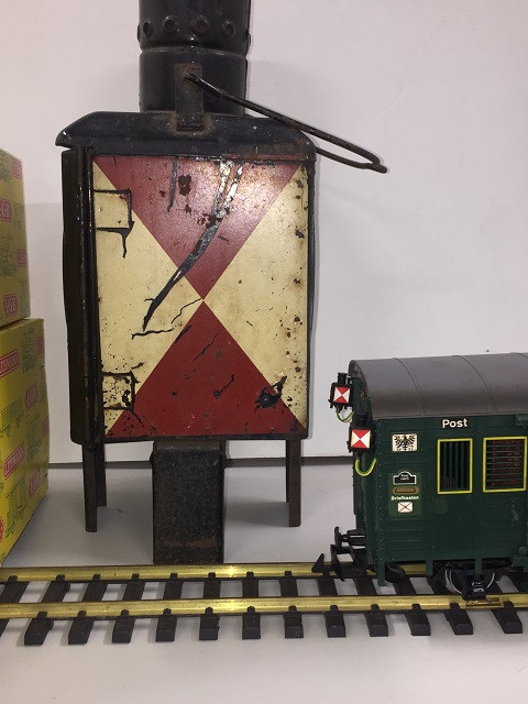 LGB 45 year old 5 piece Train + real German Kero Signal Light - yellow ...