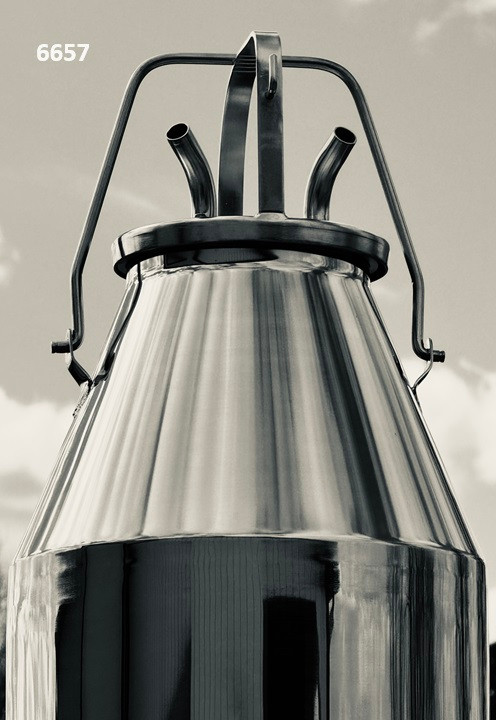 7.5 gallon Fresh Cow Bucket with SS Lid for 5/8 hose - with silicone ...