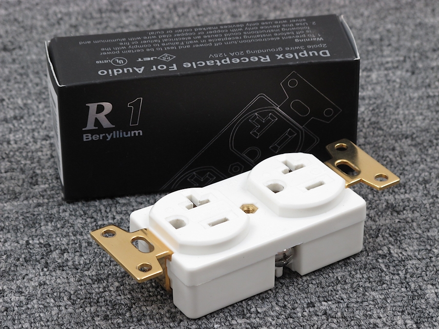 Oyaide R1 Beryllium Copper Receptacle Wall Socket Outlet 20A