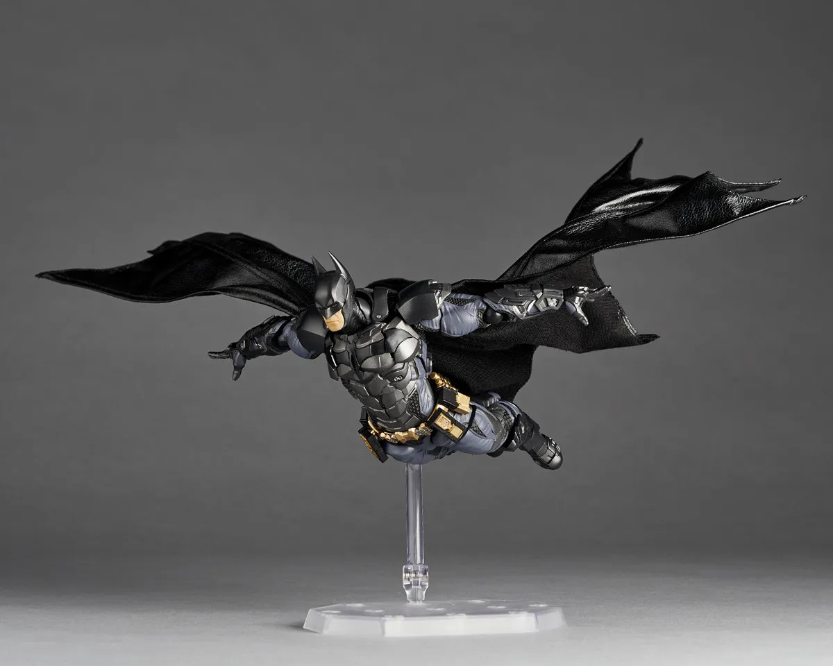 Revoltech Batman: Arkham Knight Amazing Yamaguchi
