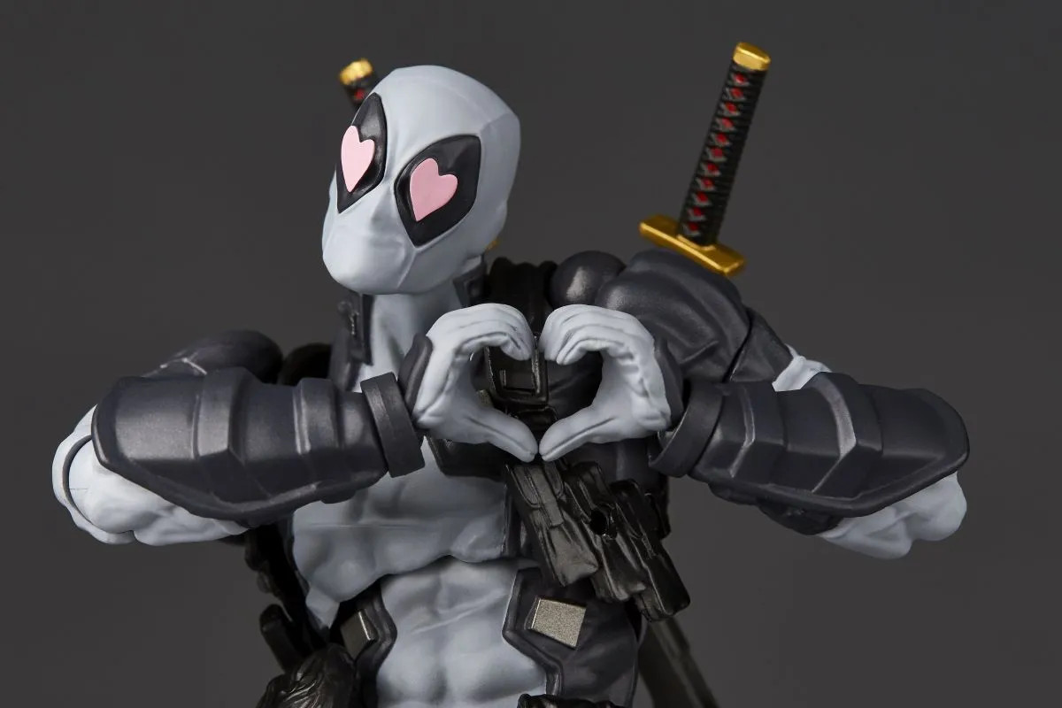 Revoltech Amazing Yamaguchi Deadpool Ver. 2.5 X-FORCE COLOR
