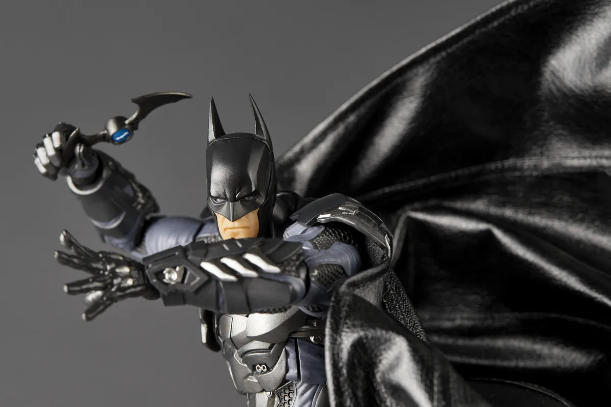 Revoltech Batman: Arkham Knight Amazing Yamaguchi