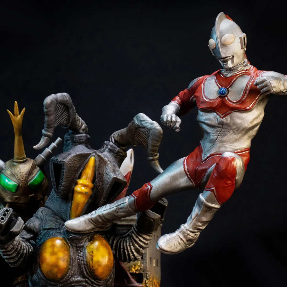 Ultraman Jack vs Zetton II & Alien Bat HobbyGalaxy.com