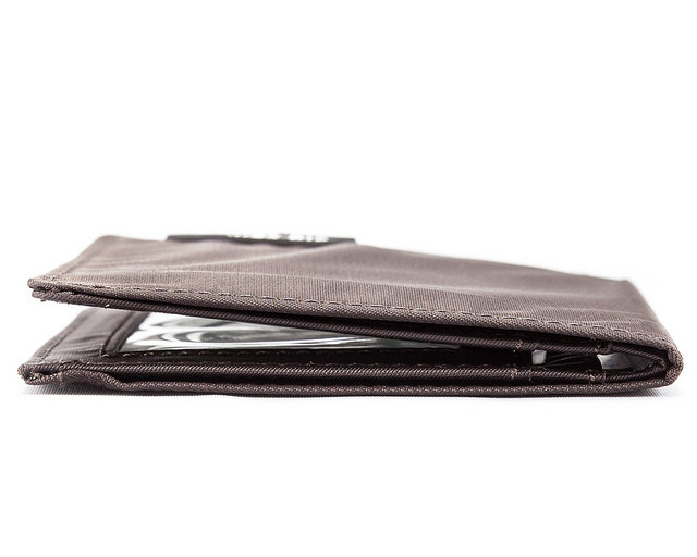 Metro bi-fold wallet