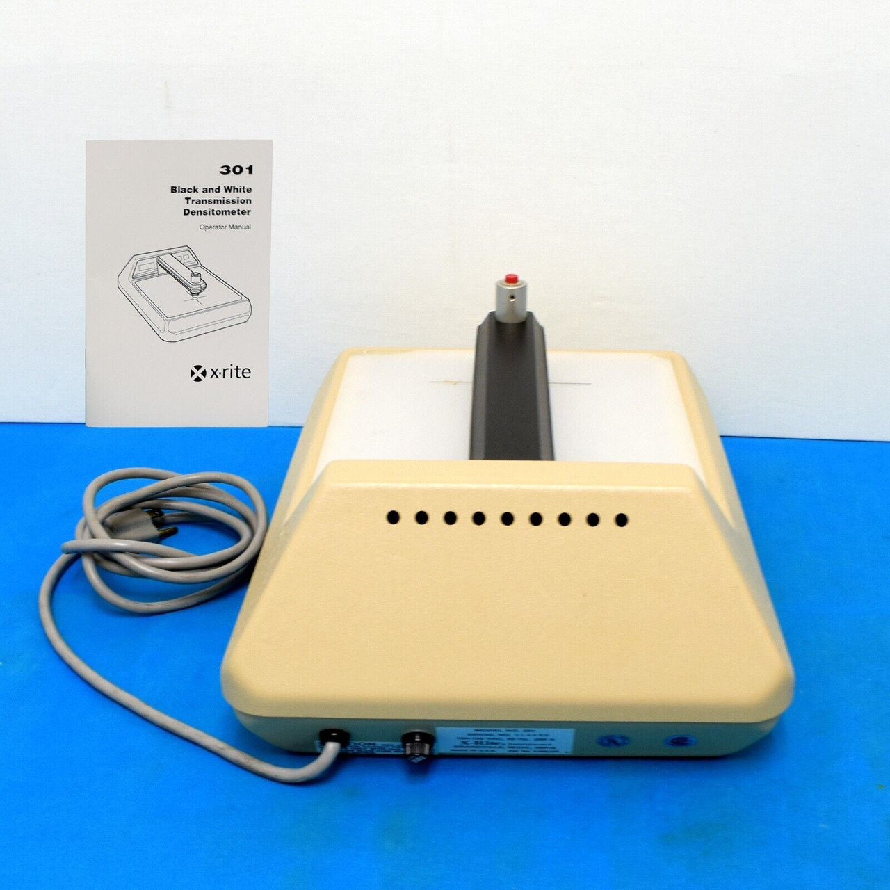 X-rite 301 B&W Transmission Densitometer with manual & Cord Model 3M ...