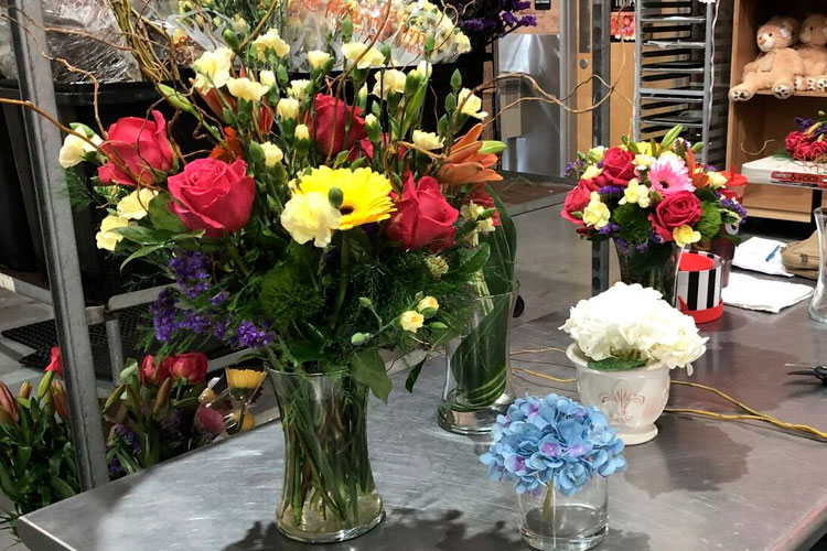 Simple Vase Techniques - Arizona Florist • Your Local Shop for Phoenix ...