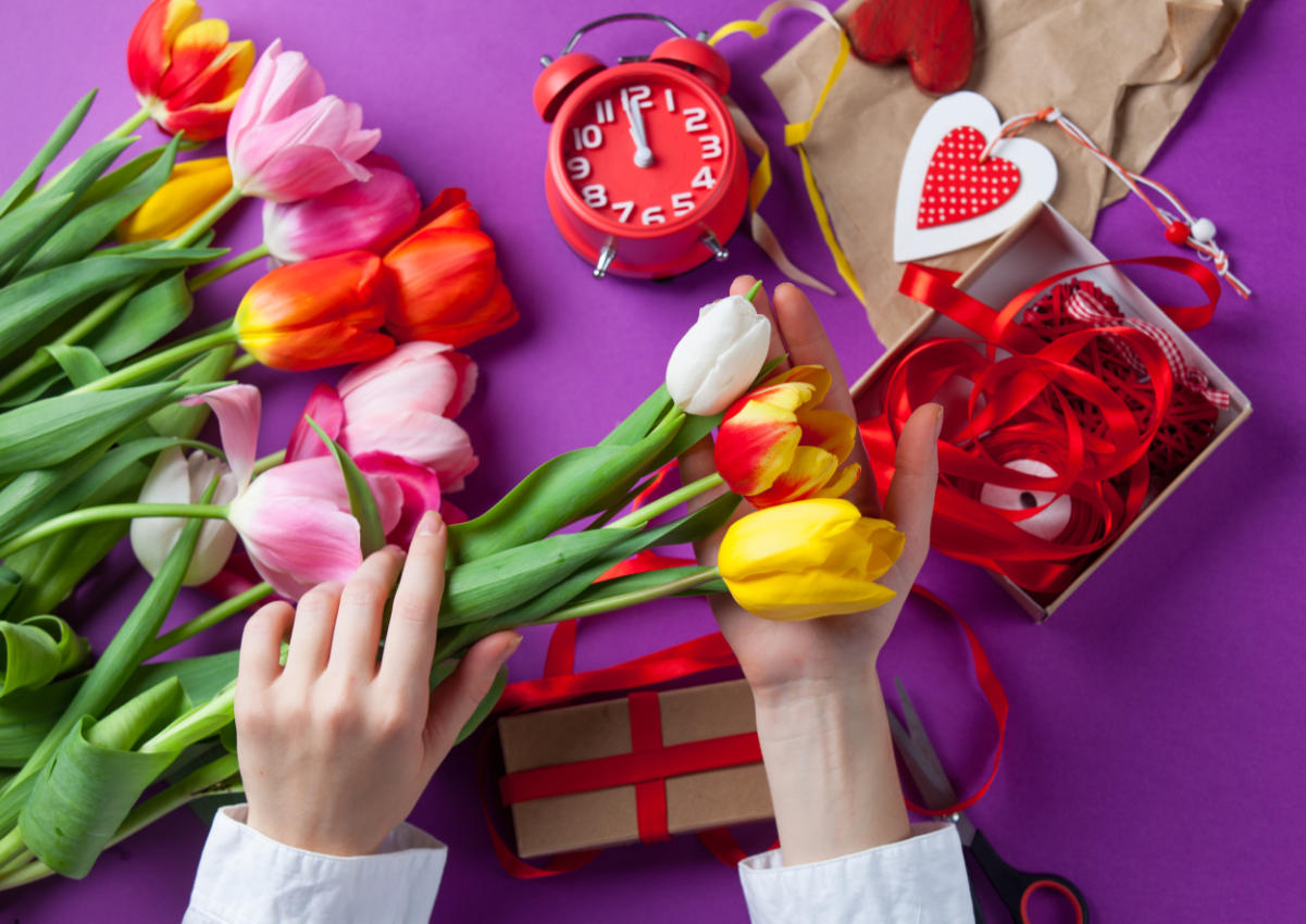 Valentine’s Day Love in Bloom: Crafting Romantic Bouquets and Creative ...