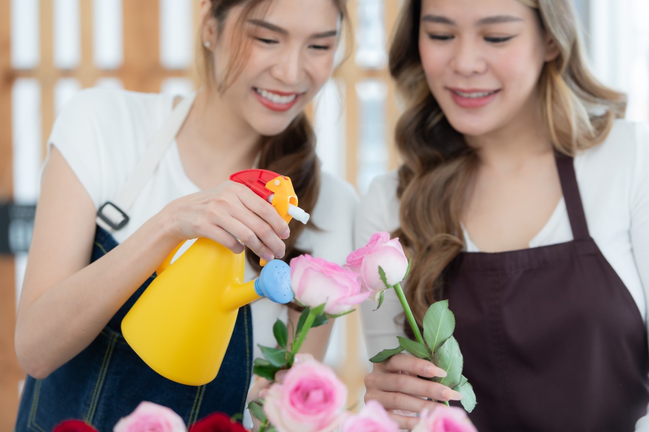 Shade and Cool: The Secret to Extending Your Cut Flowers’ Lifespan ...