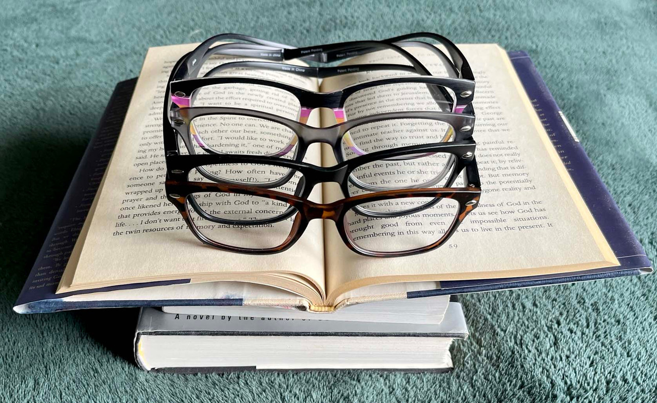 Magz Greenwich Photochromic Transition Reading Glasses MAGNETIC REAR ...