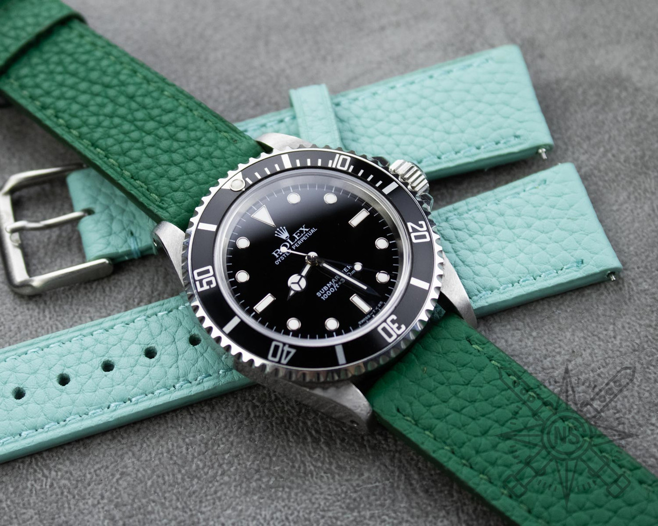 Classic Pebble Green Leather Watch Band – Unique and Stylish