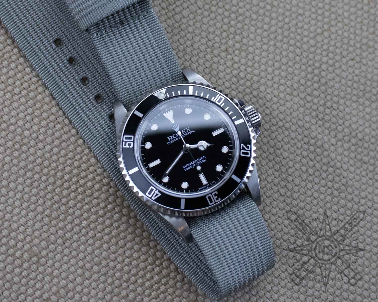 Gray Ribbed RAF Watch Strap – Rugged Military Style