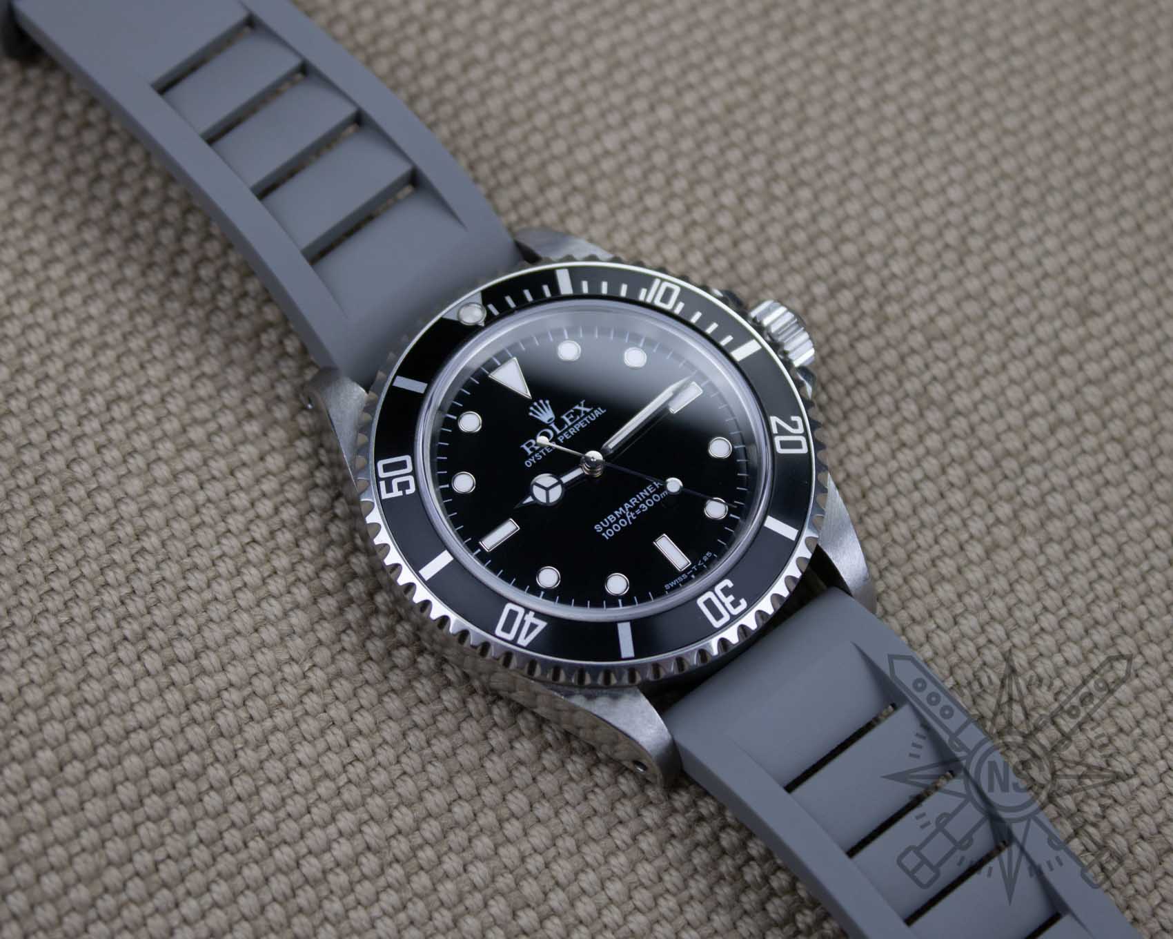 The Ideal Gray Rubber Strap for a Luxurious and Sporty Rolex - CNS ...