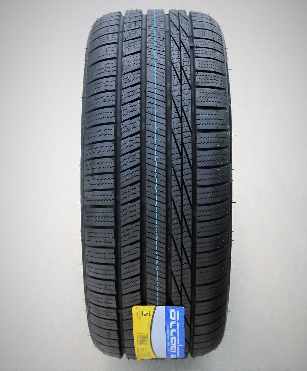 Accelera X-Grip N 215/60R16 95H