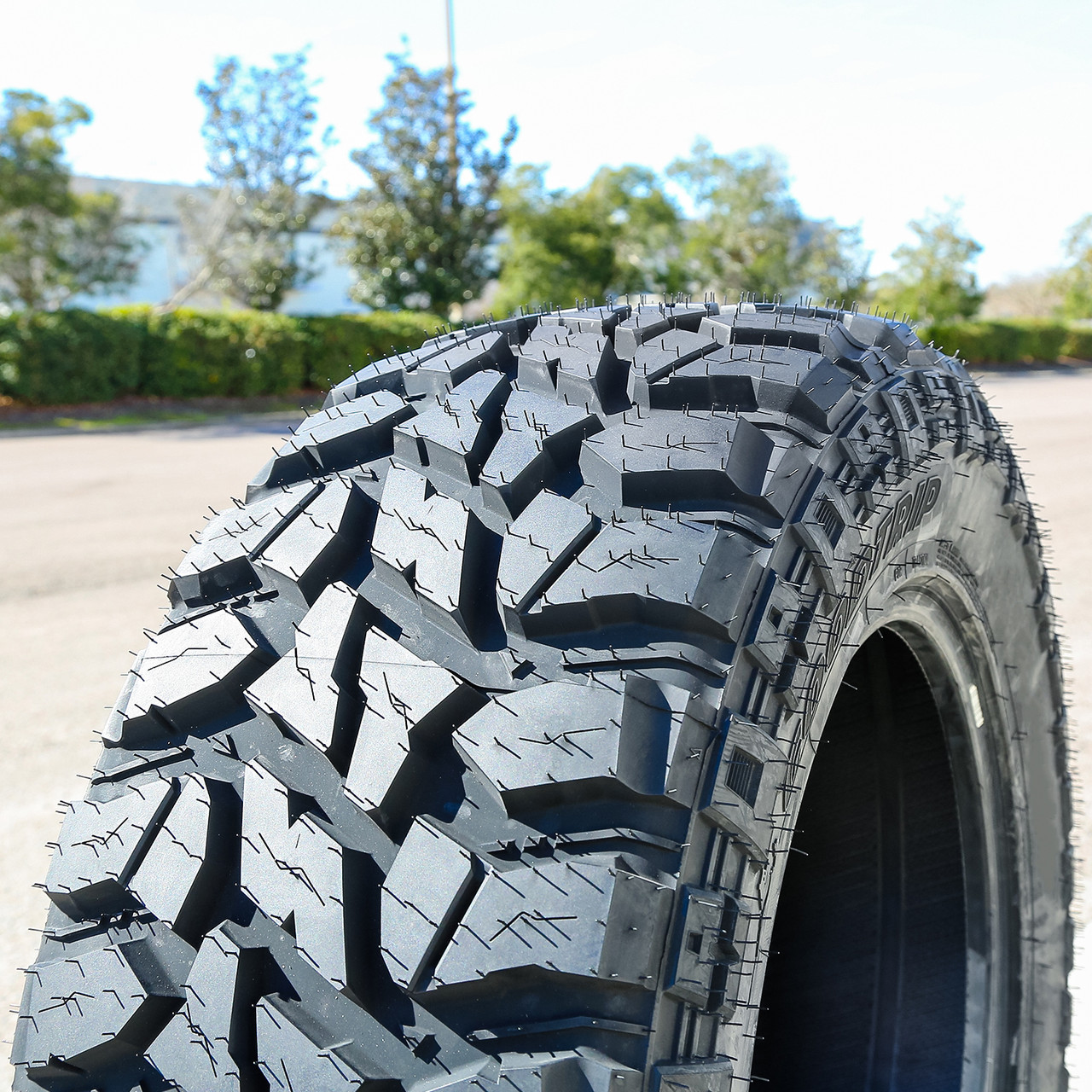 Goodtrip GS-67 M/T LT 35X12.50R17 121Q E (10 Ply) MT Mud Terrain Tire