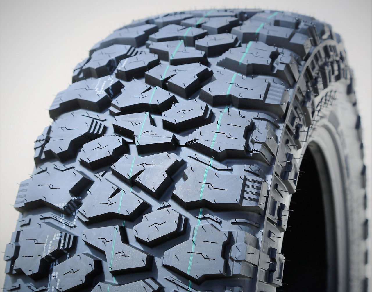 Comforser CF3300 LT 35X12.50R20 125S F (12 Ply) (RWL)