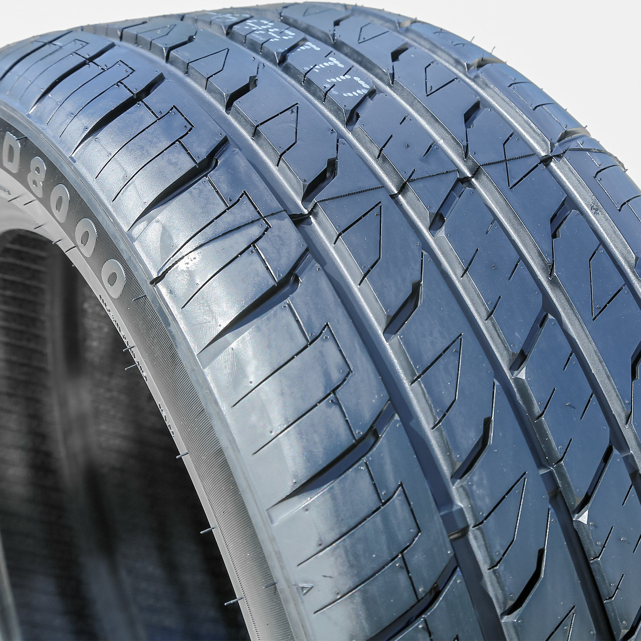 Dcenti D8000 275/60R20 115T