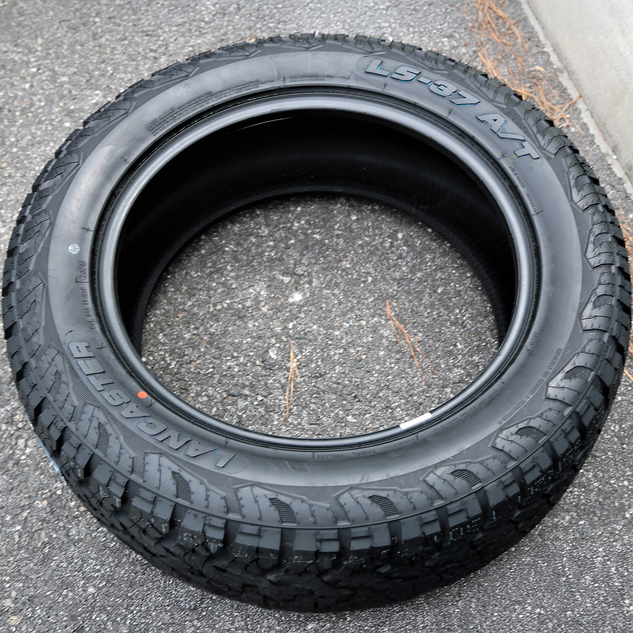 Lancaster LS-37 A/T LT 275/70R18 125/122R E (10 Ply)