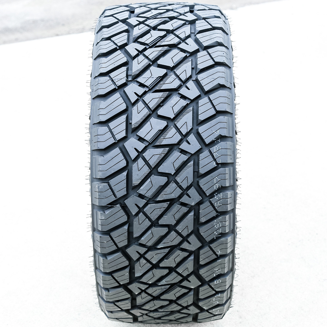 Predator New Mutant X-AT 305/40R22 114H XL