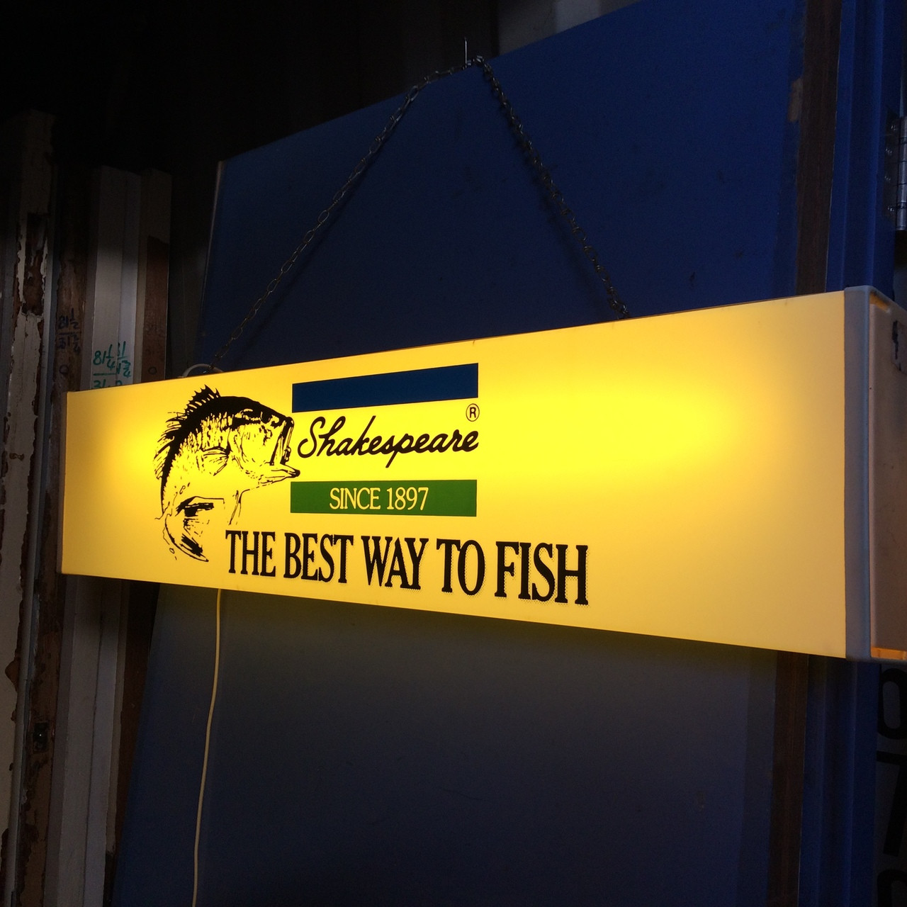 *SOLD* Shakespeare Fish advertising light up sign. - Glasgow Salvage