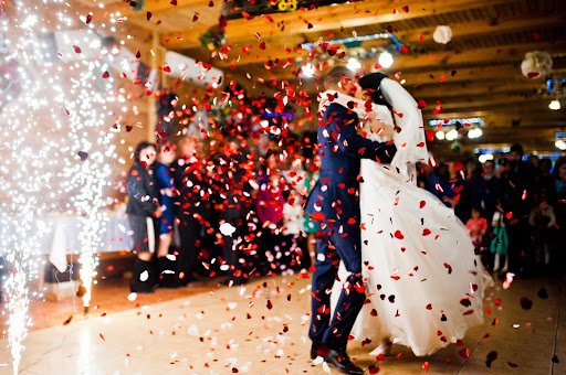 Your Ultimate Guide to Capturing Stunning Photos with Confetti ...