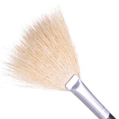 Kumi Fan Make-Up Brush | Coolblades