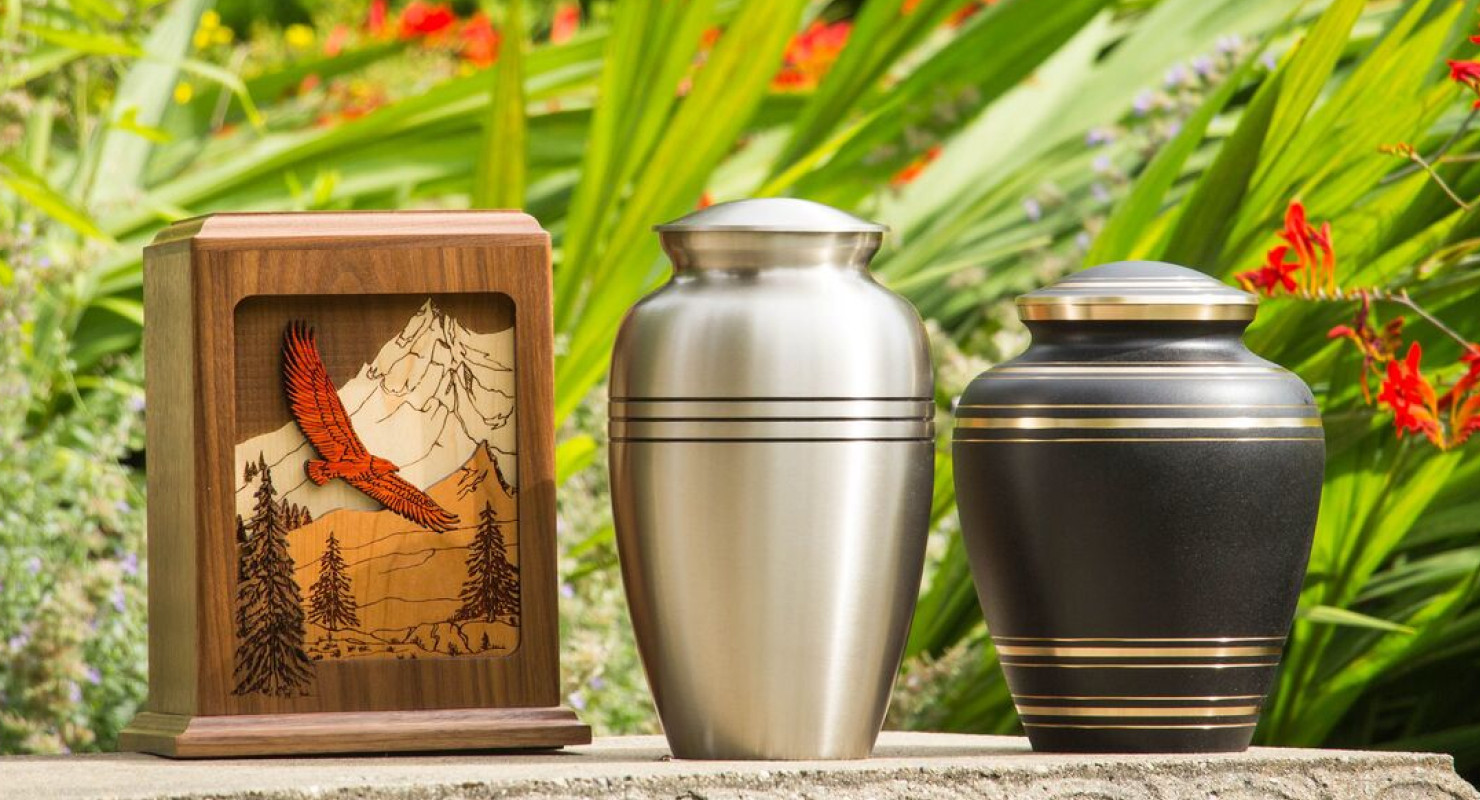 Cremation Urns & Cremation Jewelry | Urn Vaults | Stardust Memorials