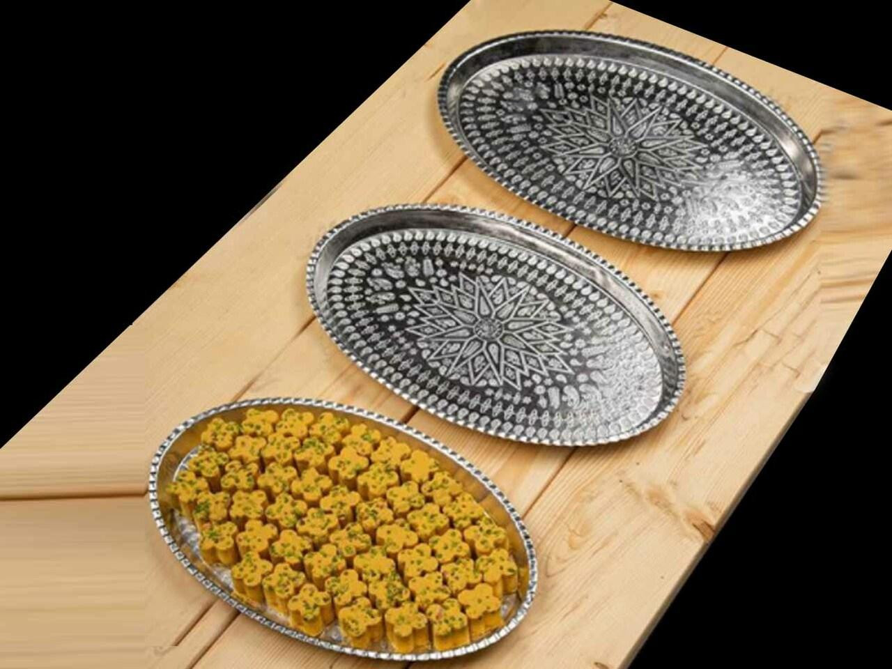 "Handcrafted Copper Tray 23cm | Elegant Hammered Design