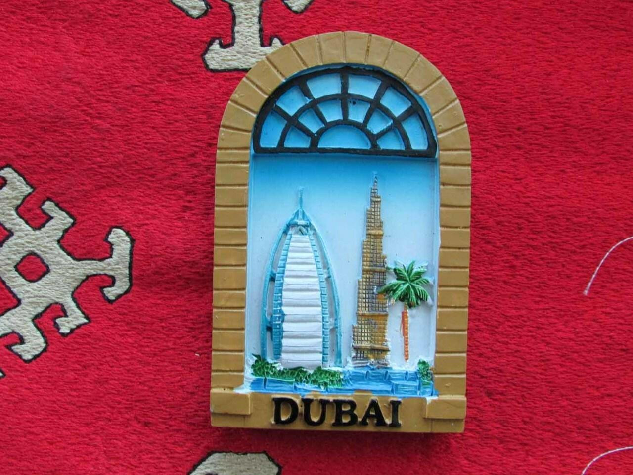Dubai Souvenir Round Fridge Magnet |Ceramic Gift Shop Online