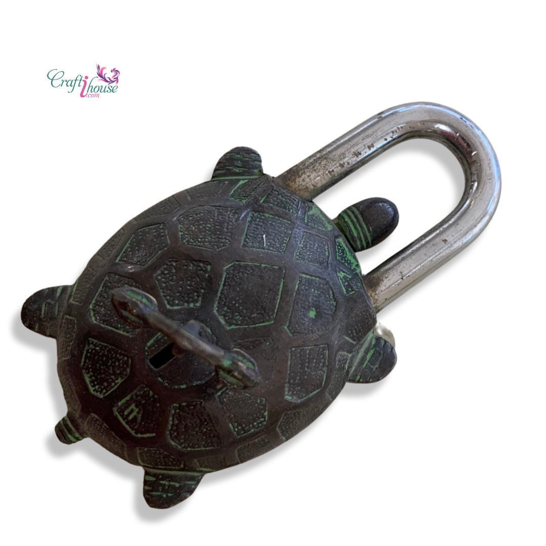 Turtle lock ,Vintage lock , brass turtle turtle locket gold