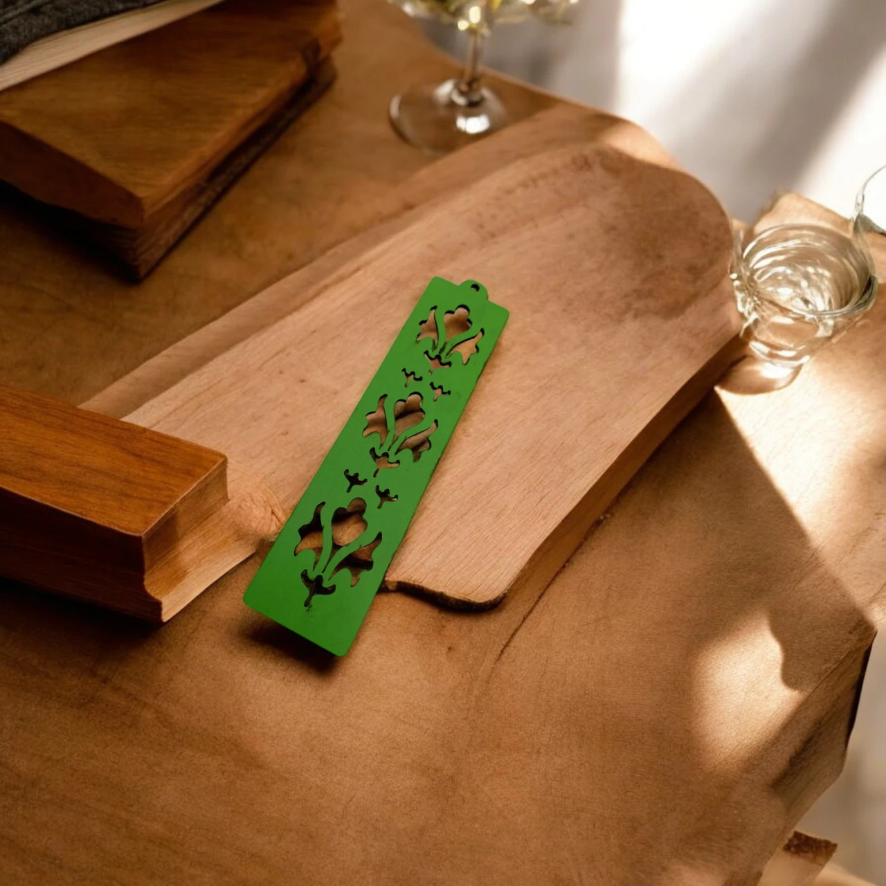 Elegant Green Wooden Bookmark – Custom Book Accessory Gift