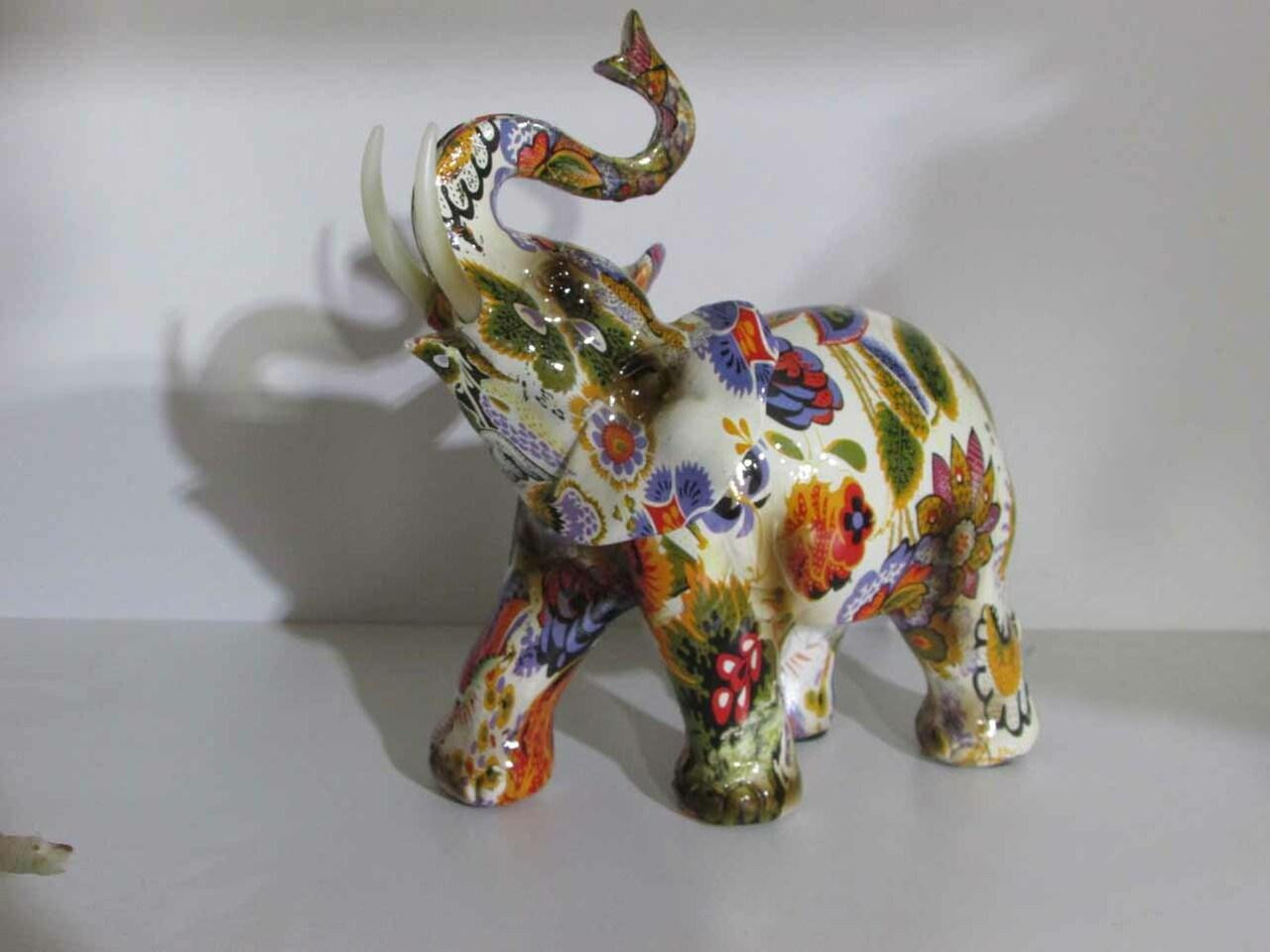 Mama, Papa & Baby Elephant Statues - UAE Souvenir