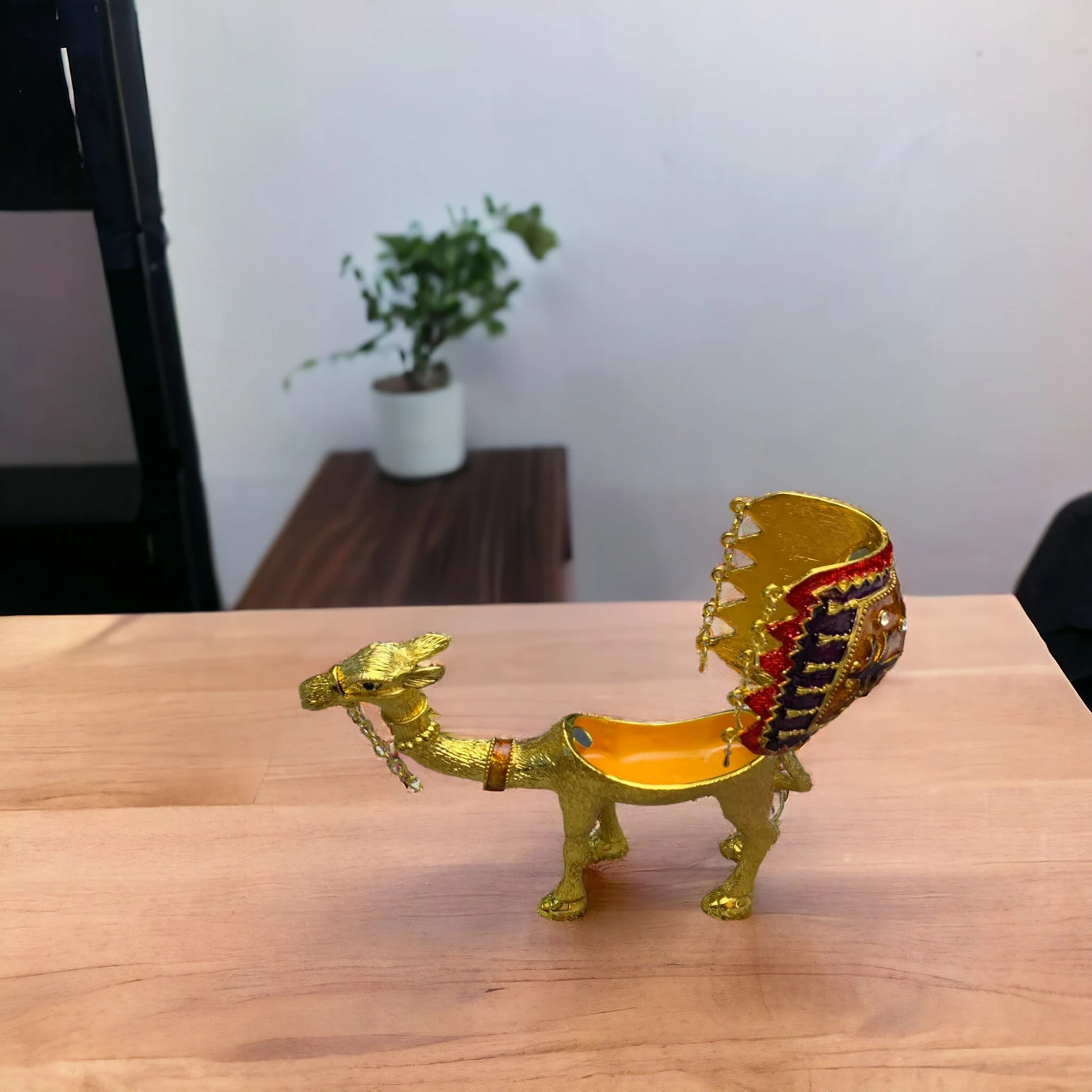 Camel Figurine , Bahrain Souvenir , Metal Camel Statue