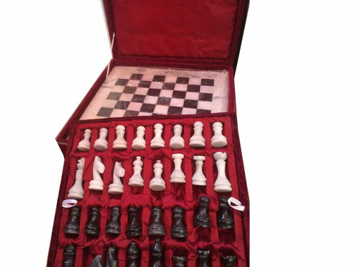15-Inch Marble Chess Set with Velvet Box - Gift idea