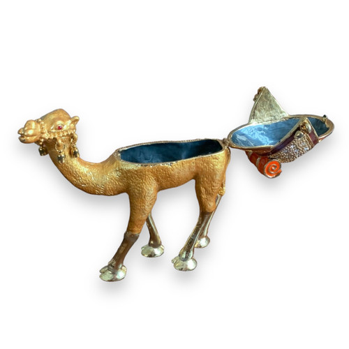 camel Souvenir and Gift . Table Decor Statue and Promotional Gift