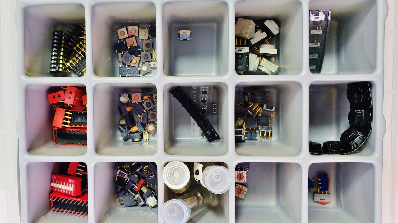 WURTH ELEKTRONIK DESIGN KIT SWITCHES 499 001 Version 2.0 , Nearly ...