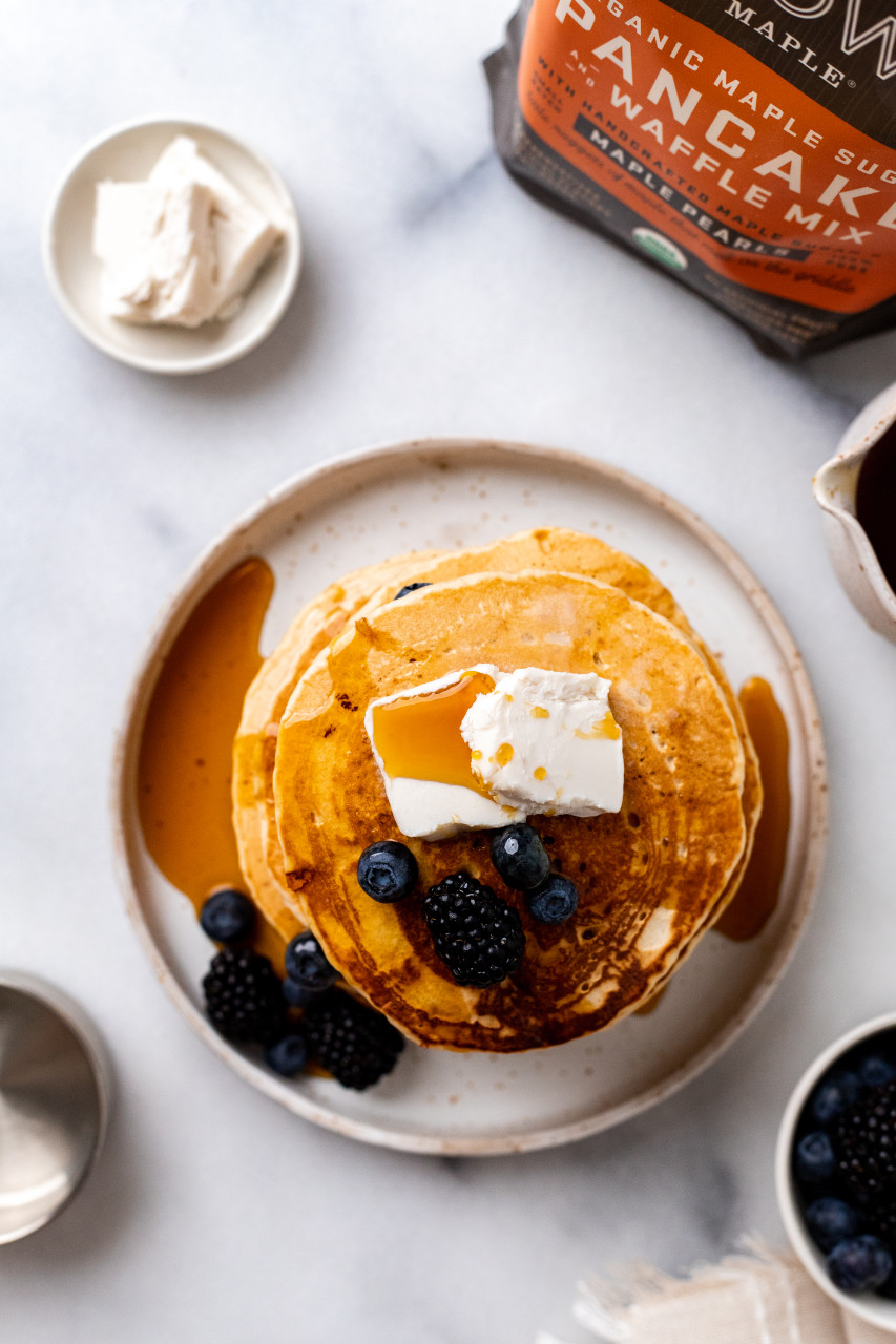 Crown Maple® Pancake Breakfast with Organic Maple Sugar Pancake Mix 16 ...