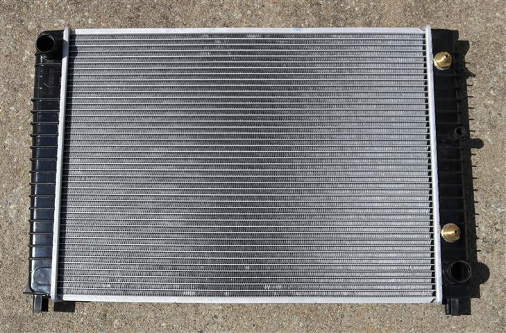 Volvo 940 Radiator (1992 1993 1994 1995) | Voluparts