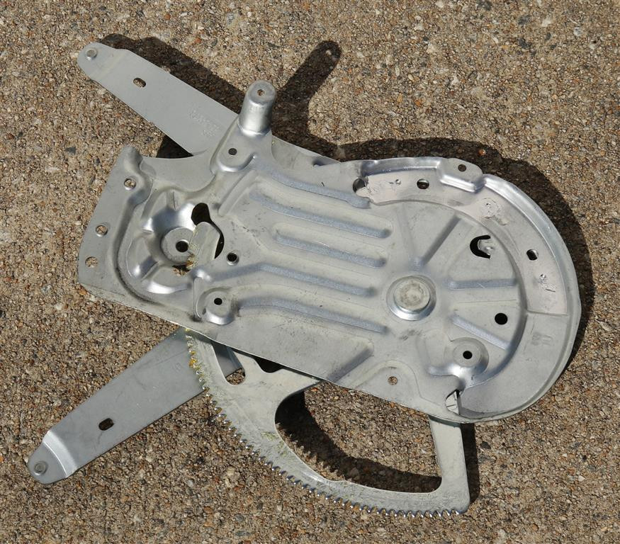 Volvo V70 LF Window Regulator (2001-2007) | Voluparts