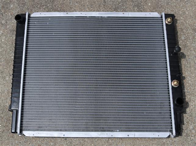 Volvo 940 Turbo Radiator (1992 1993 1994 1995) | Voluparts
