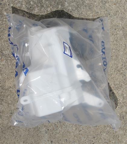 Volvo S80 Windshield Washer Reservoir | 2007-2016