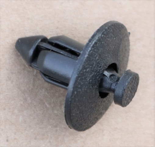 Volvo V70 Front Bumper Clips (2001-2007) | Voluparts Online Store