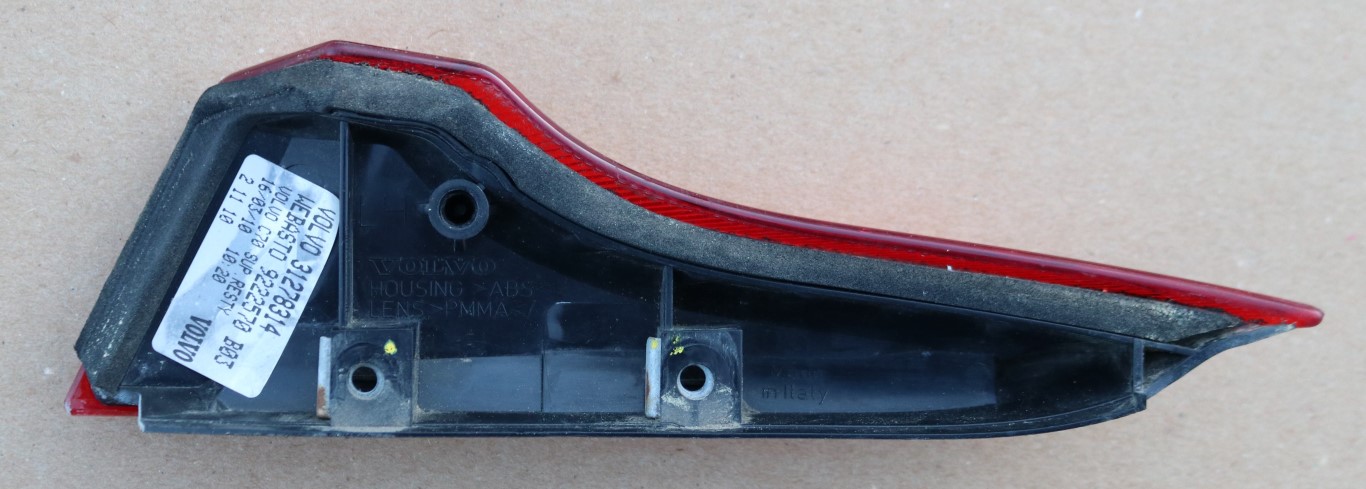 Volvo C70 Left Rear Reflector on Trunk Lid | 2011 2012 2013