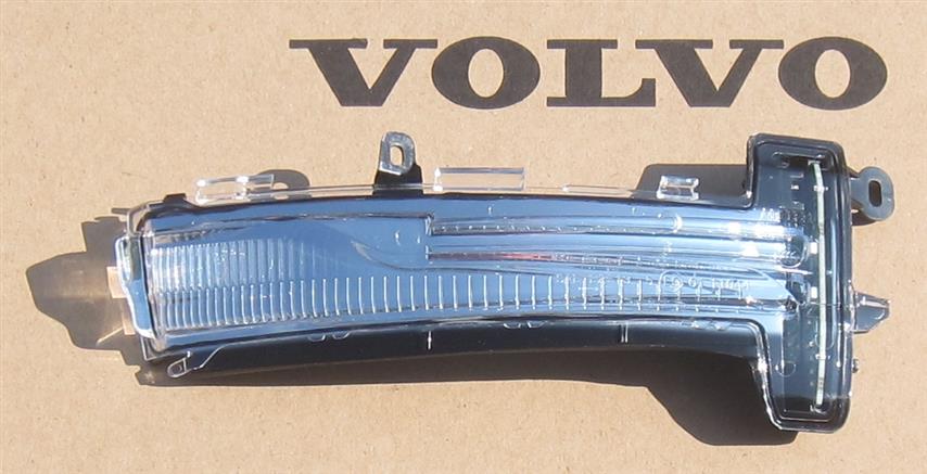 Volvo XC60 Side Mirror Turn Signal Lens | 2014 2015 2016 2017
